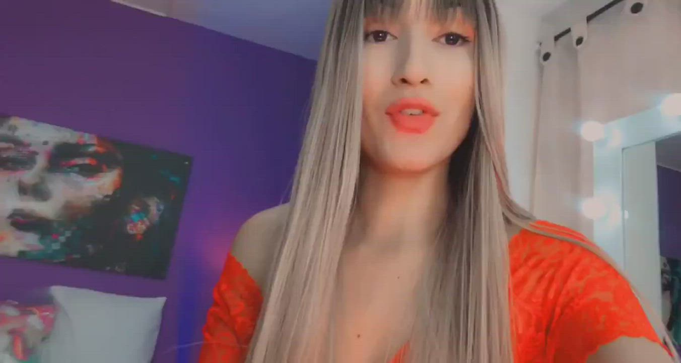 She’s definitely bigger | Scrolller