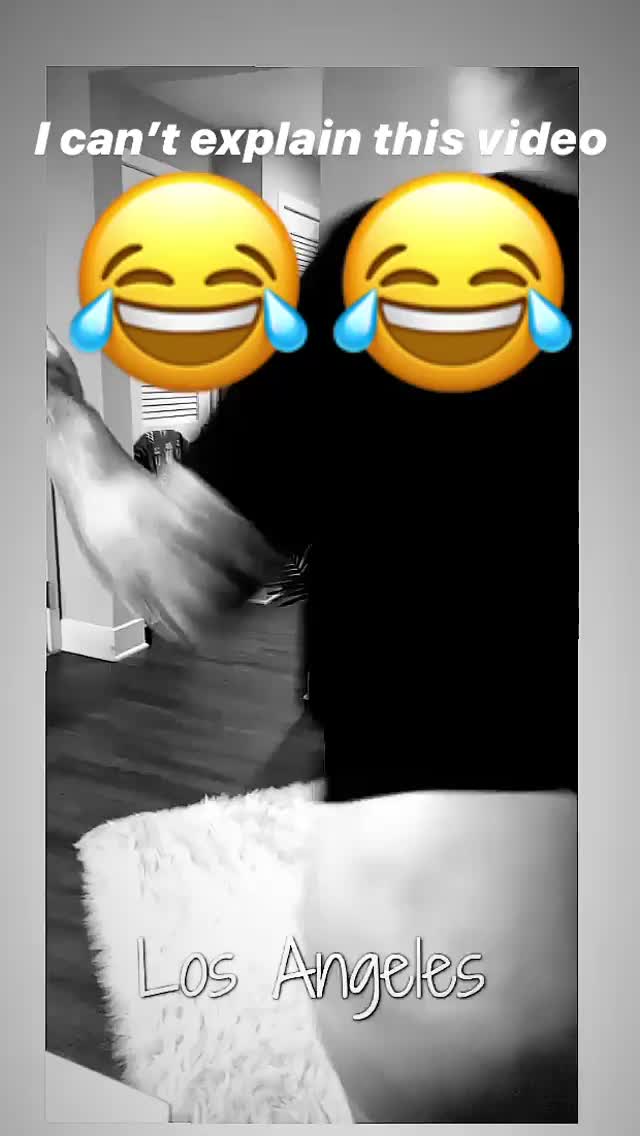 Cheeks bouncing up and down | Scrolller