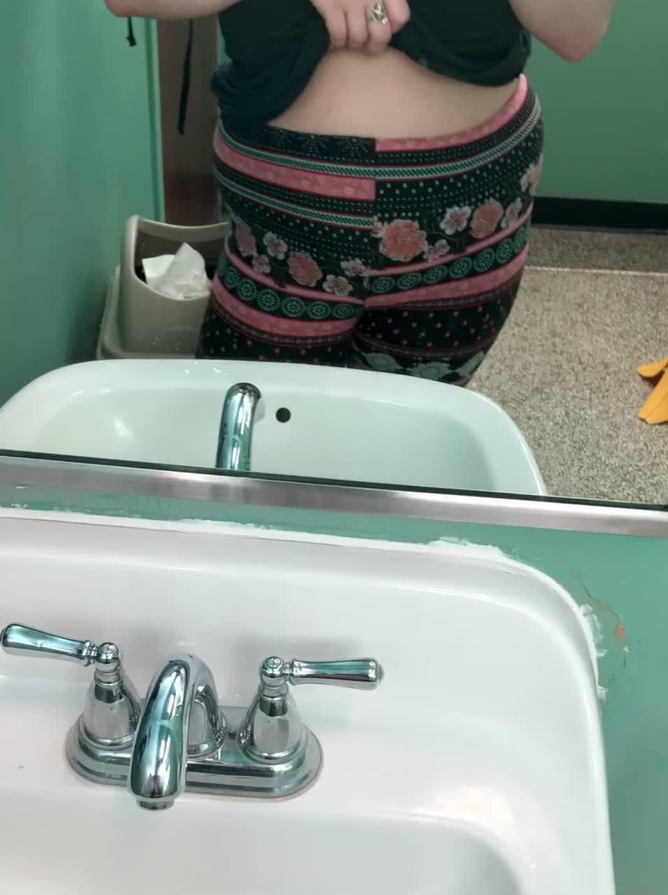 PYT 💋 | Scrolller