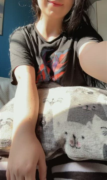 Thick thighs and big boobs energy | Scrolller