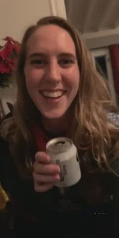 Bathroom threesome at a house party | Scrolller