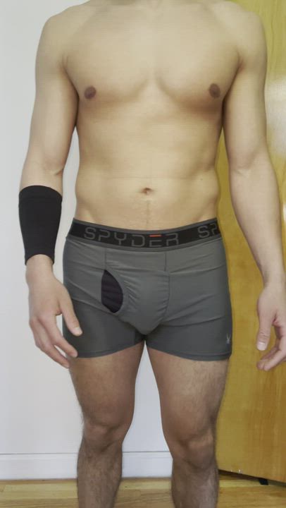 Enjoy me flexing and showing off my bulge | Scrolller