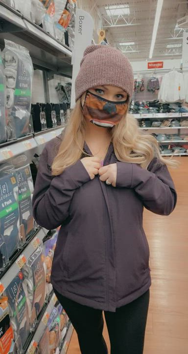 Walmart flash 😉 | Scrolller