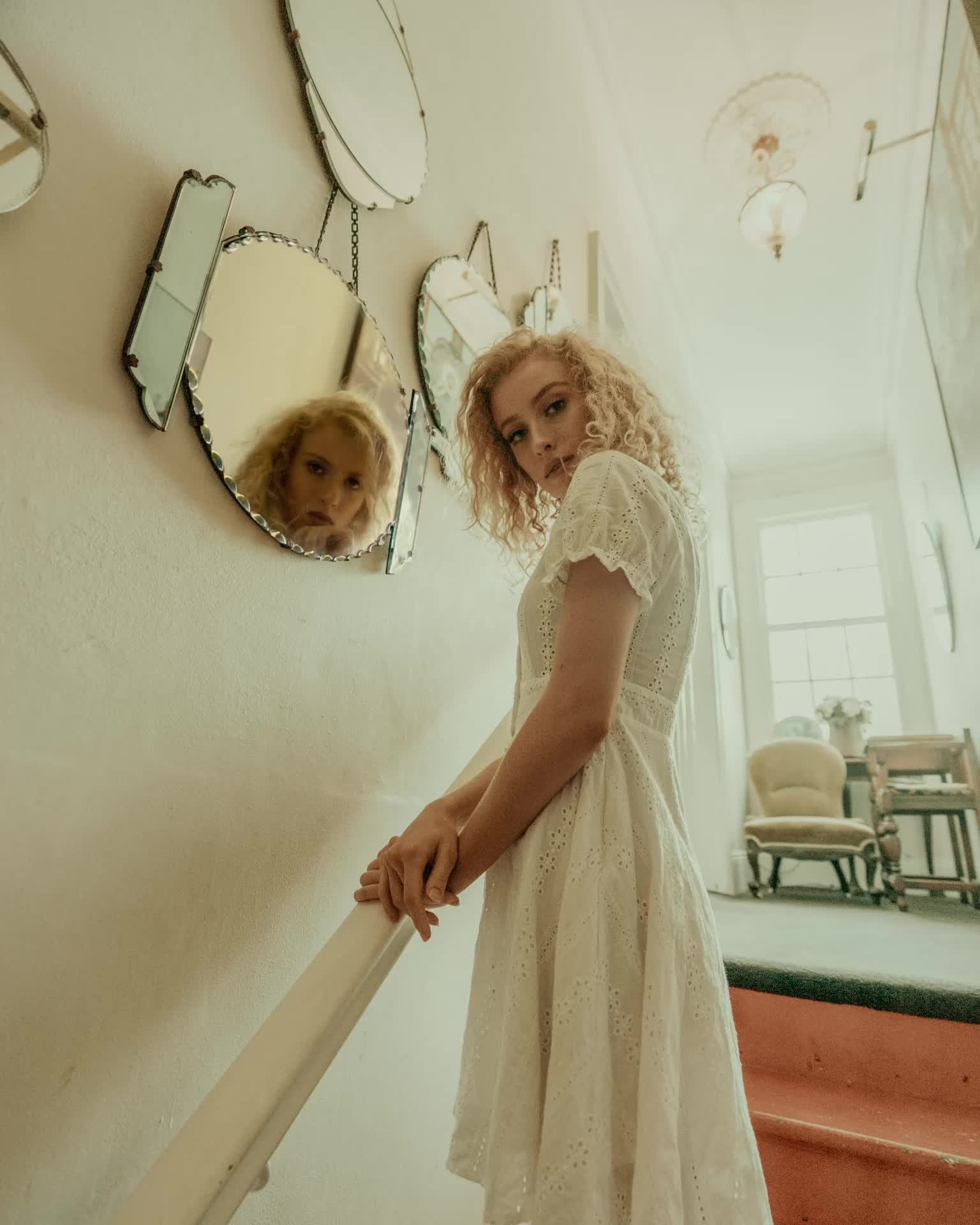 Mirror mirror on the wall | Scrolller