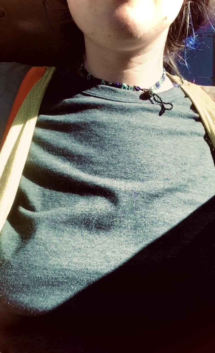 Think the other essential workers minded? 💕 [GIF] | Scrolller