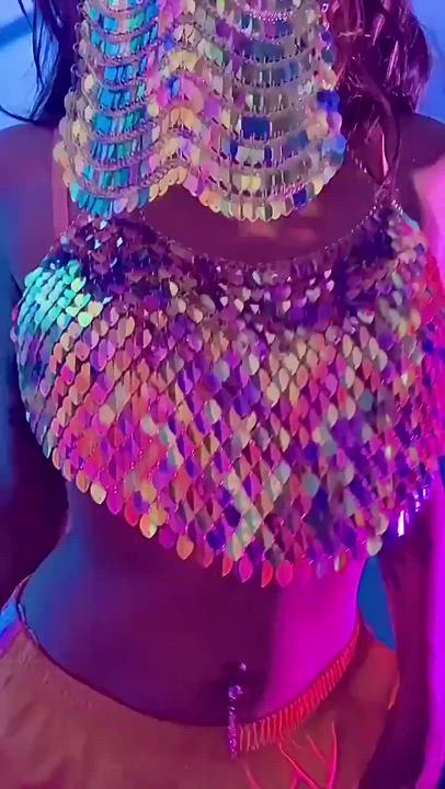 Would you let me give you a lap dance? | Scrolller