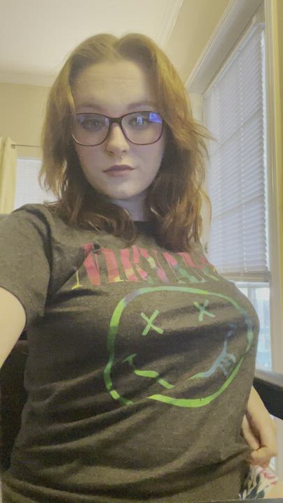 am i girlfriend material? 🤍 | Scrolller