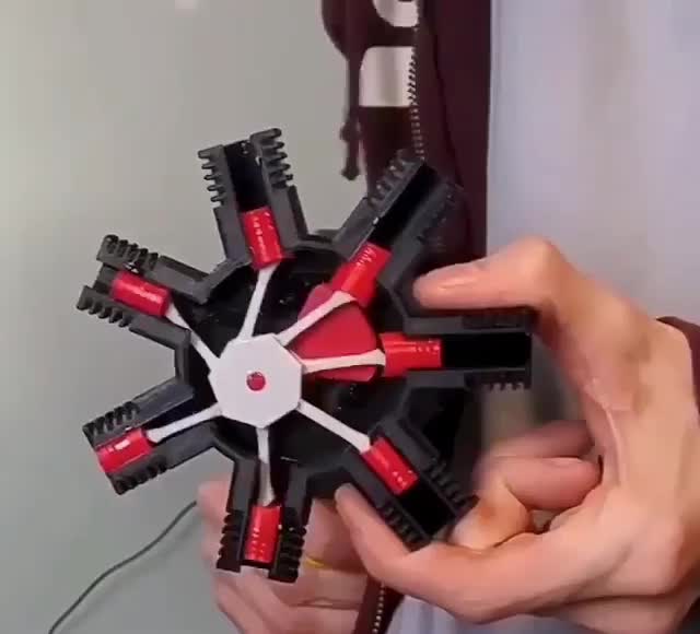 Working Model of a "7 Cylinder Radial Engine" | Scrolller
