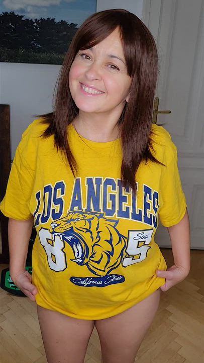 Dropping my all-natural mom titties [OC][Drop] | Scrolller