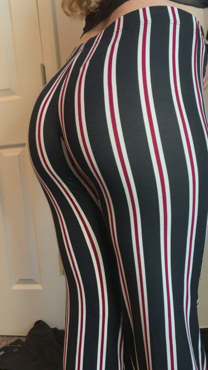 Does my butt look big ? | Scrolller