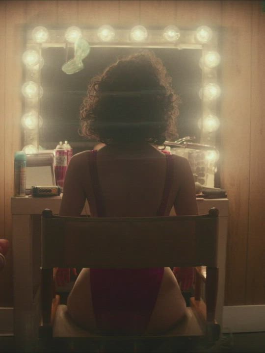 Rose Byrne great plot in tv series Physical | Scrolller