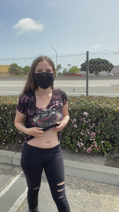 Flashing near a highway | Scrolller