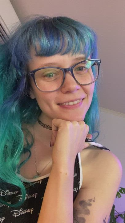 perfect handful | Scrolller