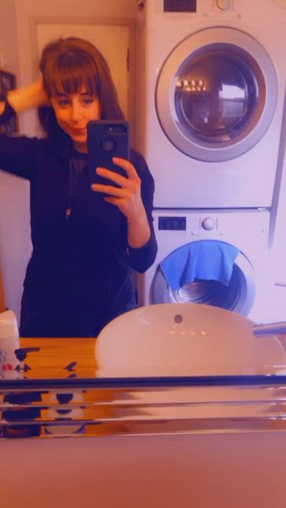 Let's rinse off together 🚿 | Scrolller