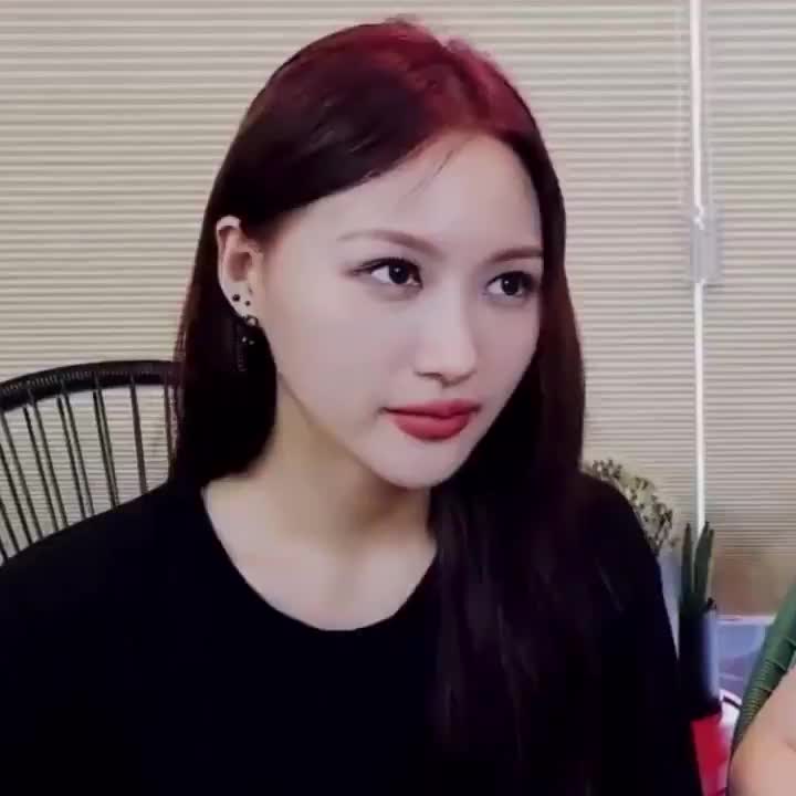 Just Siyeon | Scrolller