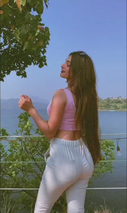 An underrated butt of a hot dentist | Scrolller