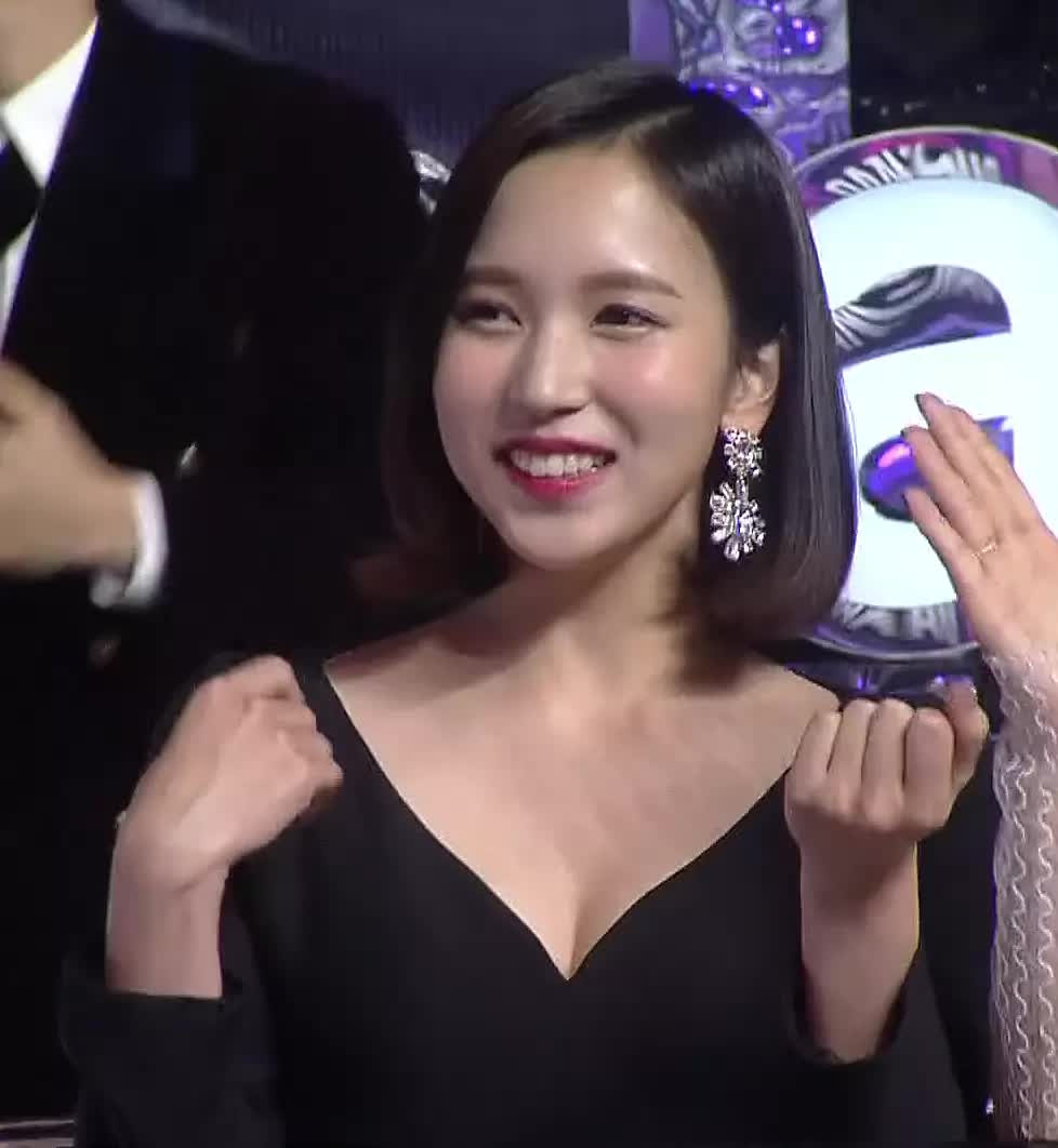 Mina - black dress, close up, knock knock | Scrolller