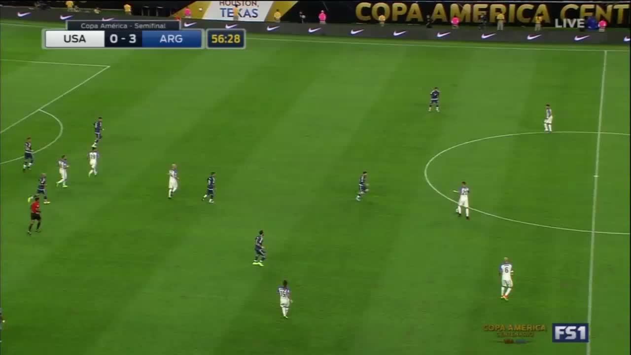 Highlight: Yedlin outpaces Messi | Scrolller