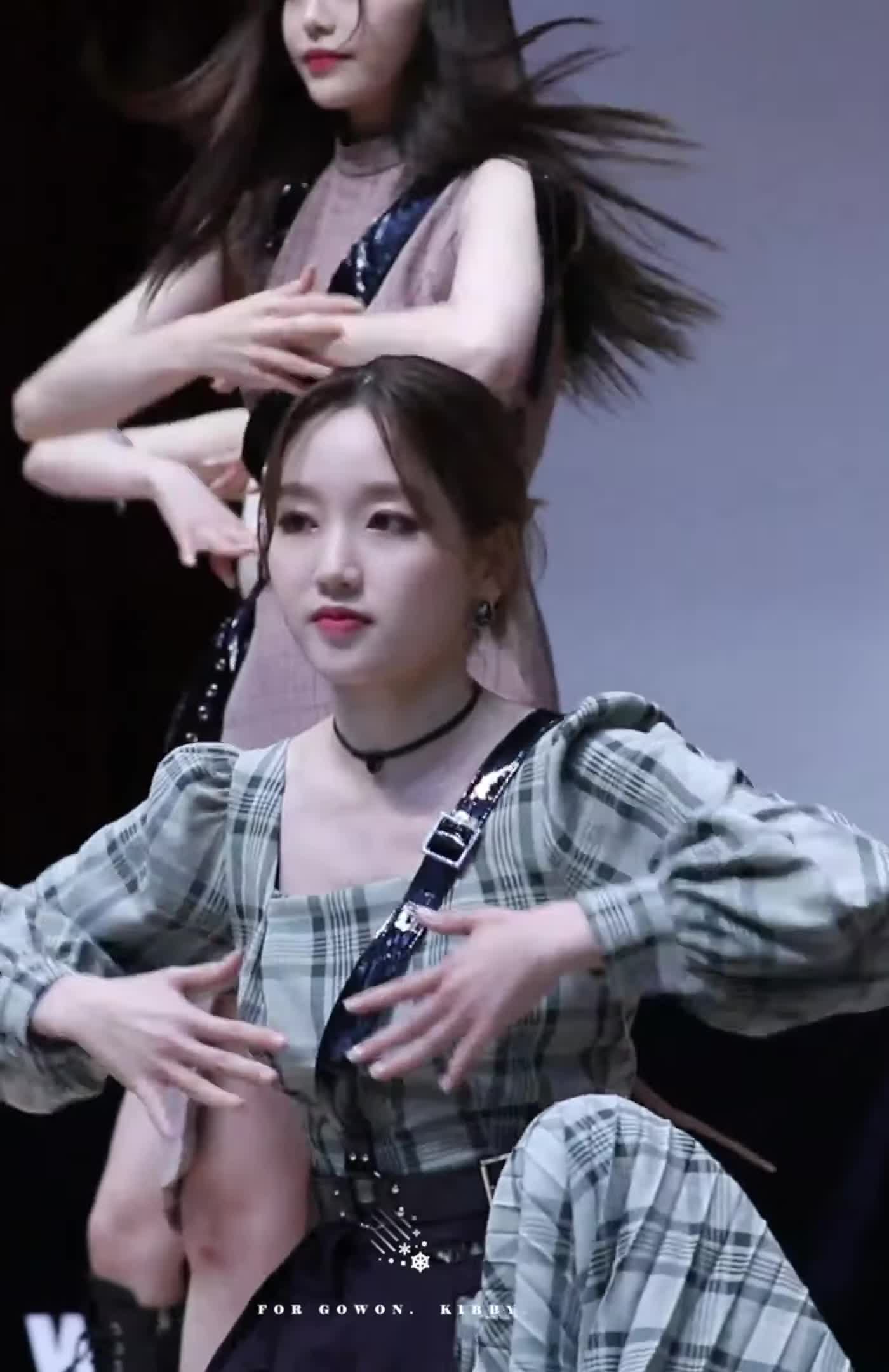 LOONA - Gowon | Scrolller