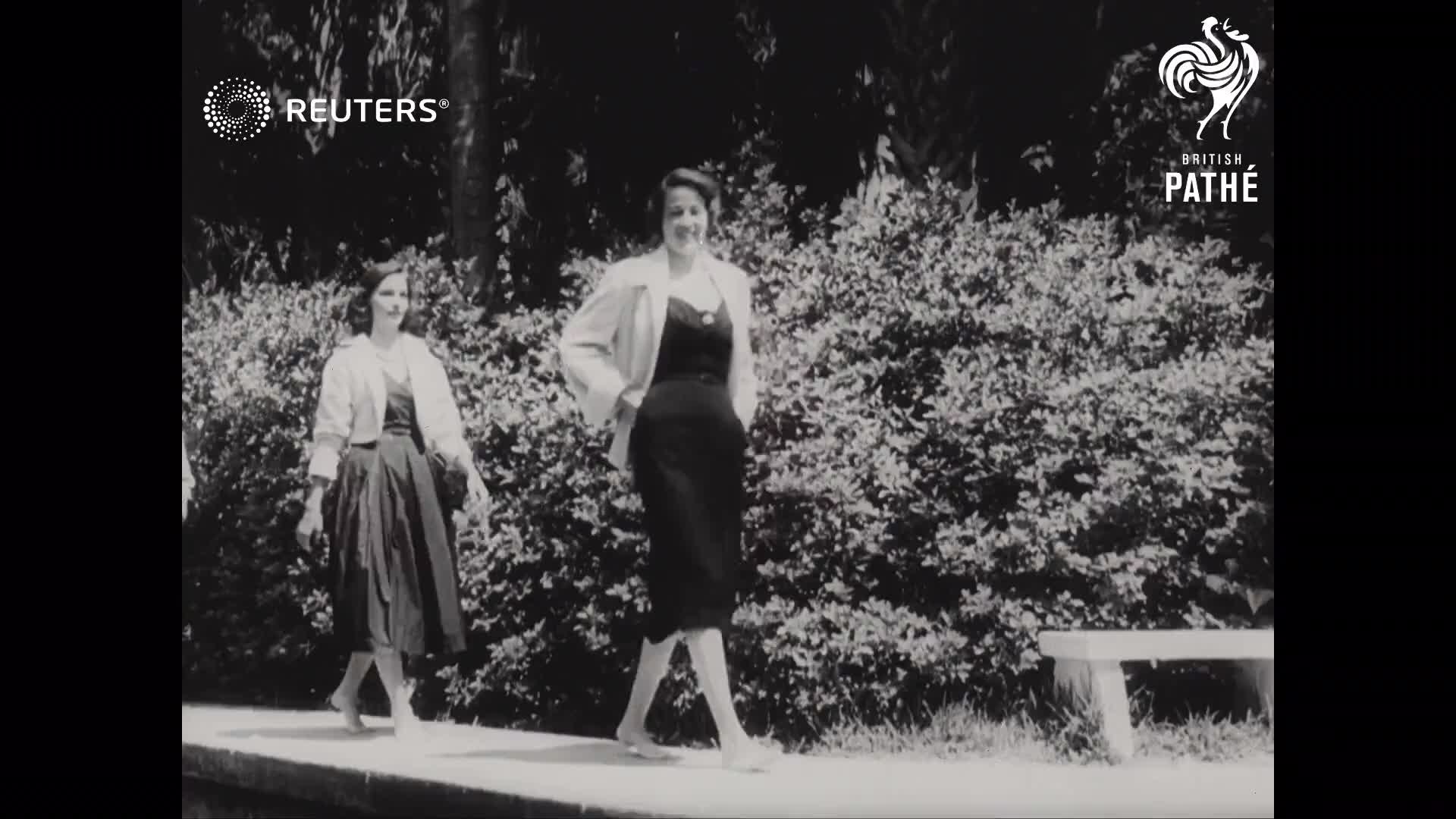 This Underwater Fashion Show In 1955 | Scrolller