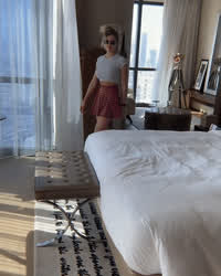 Nata Lee jumping on the bed | Scrolller