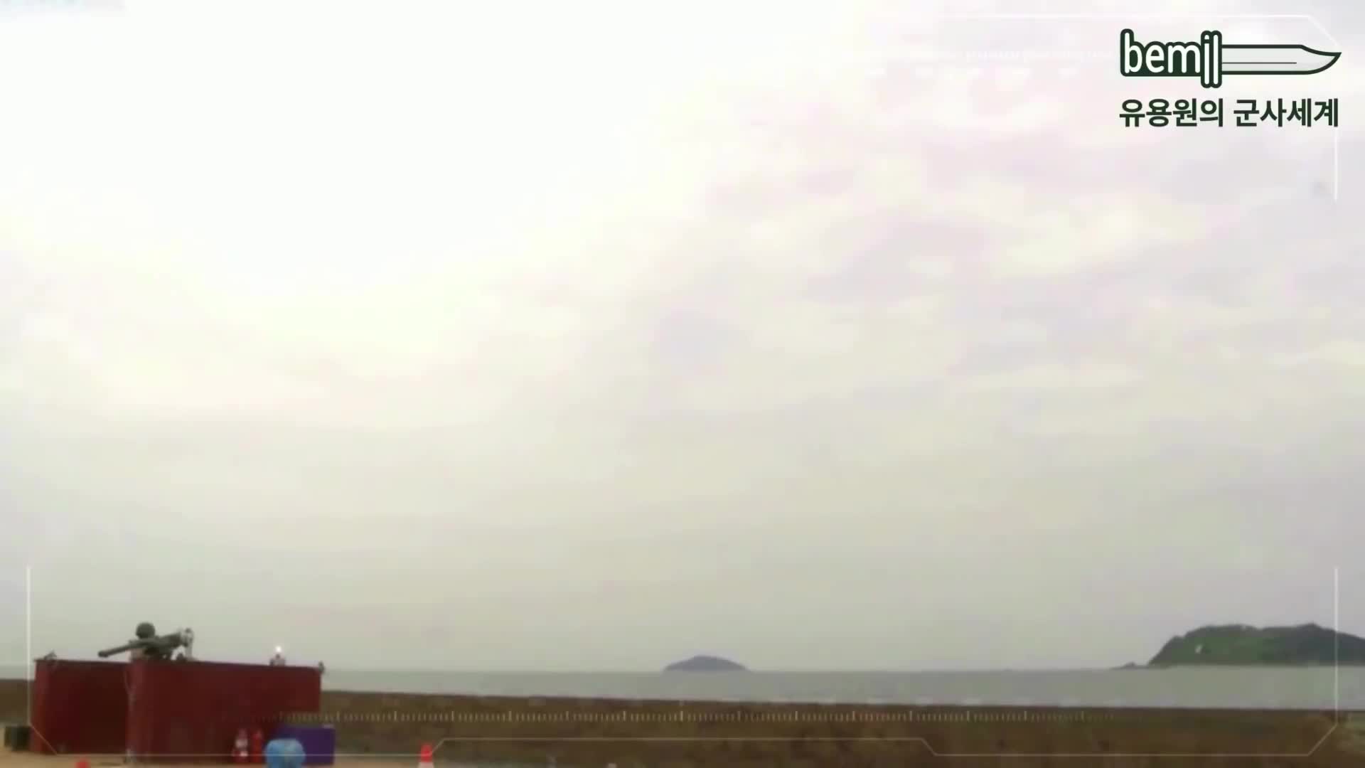 DIRCM defeats an incoming missile | Scrolller