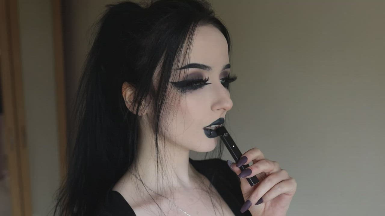 Yes I can make vaping look cool | Scrolller