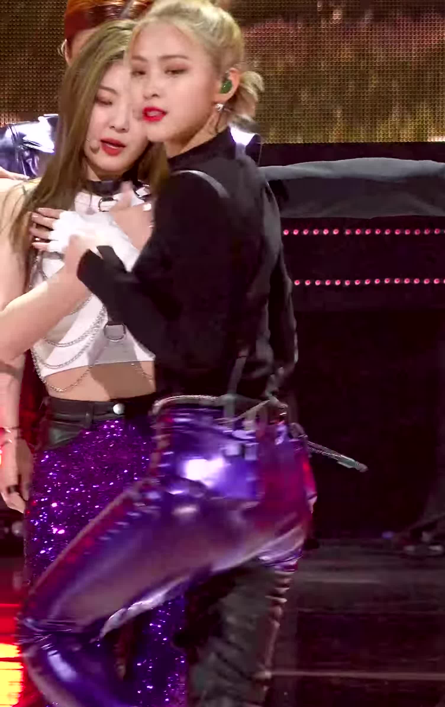 ITZY - Ryujin | Scrolller