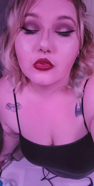 Mommy spit cures everything. | Scrolller