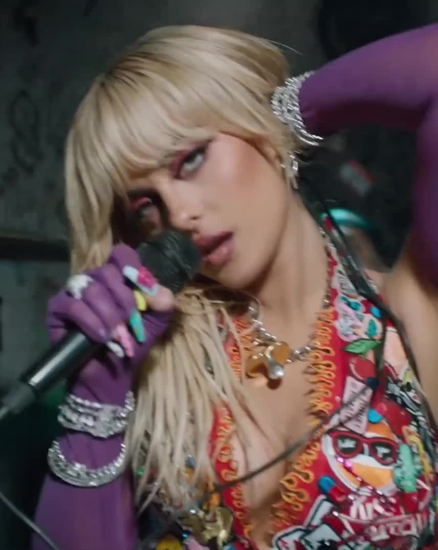 Bebe Rexha | Scrolller