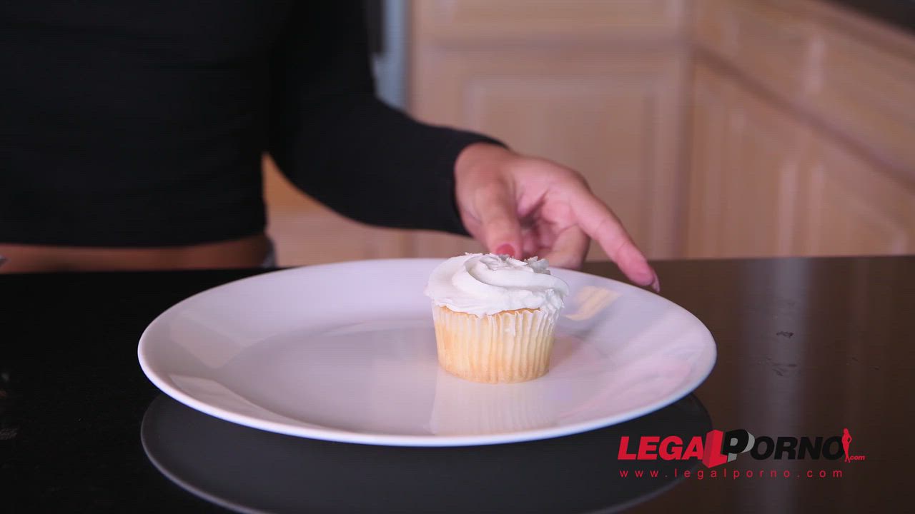 Super Sexy Anal Squirting Queen Gets Her Asshole Destroyed | Scrolller