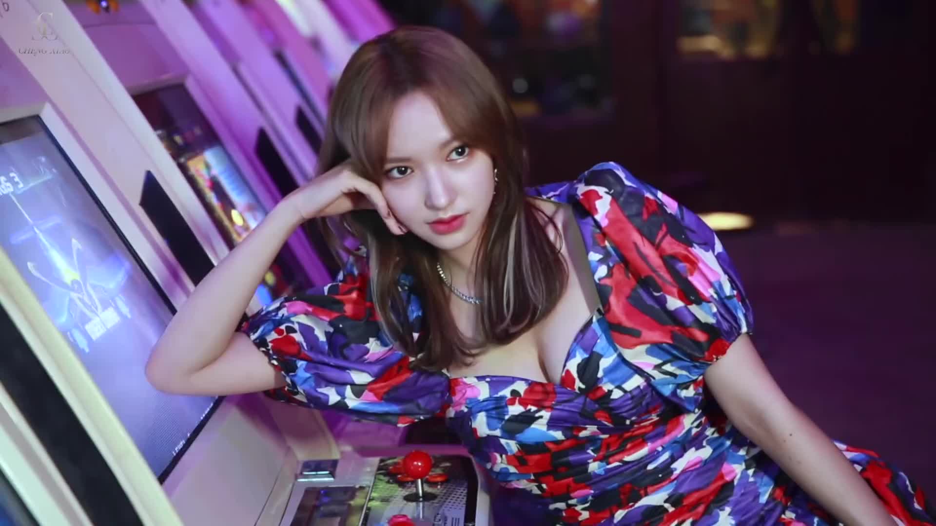 WJSN ChengXiao Cleavage | Scrolller