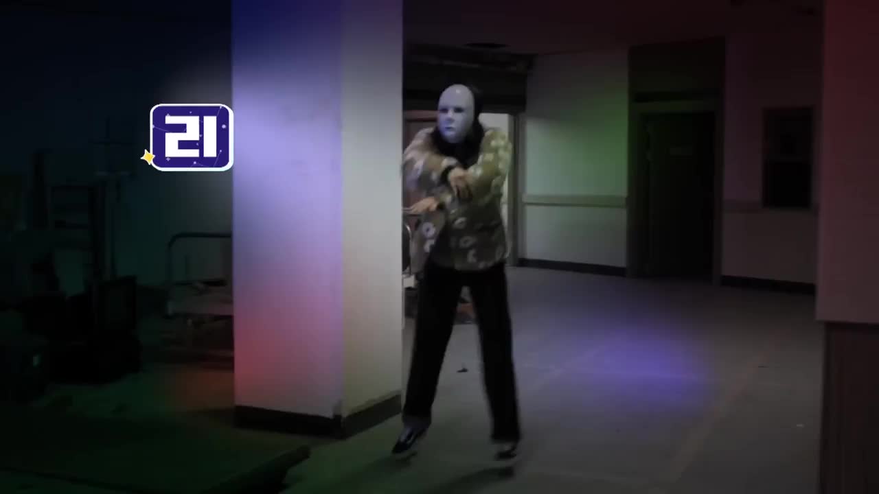 SuA dancing on her own | Scrolller