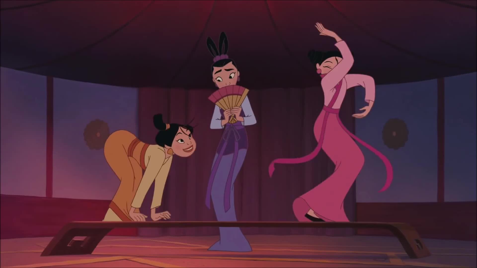 Two different reactions | Scrolller