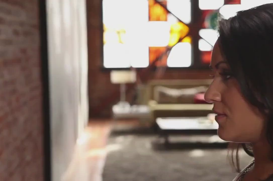 Hot Kissing Lesbians | Scrolller