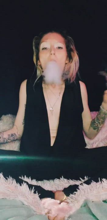 just stopping by to say hey & blow some phat clouds 🤗 | Scrolller