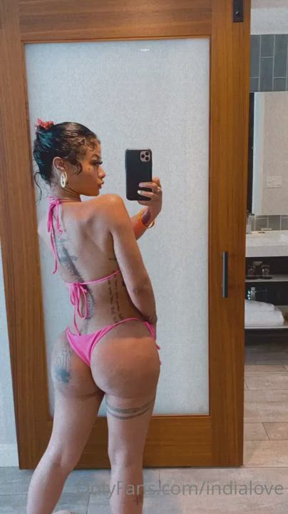 Pink - Get Her Folder in Comments ⬇️ | Scrolller