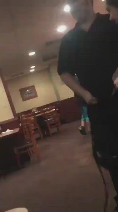 [/r/GWinPublic] Instead of giving waiter a tip, let him give you his tip | Scrolller