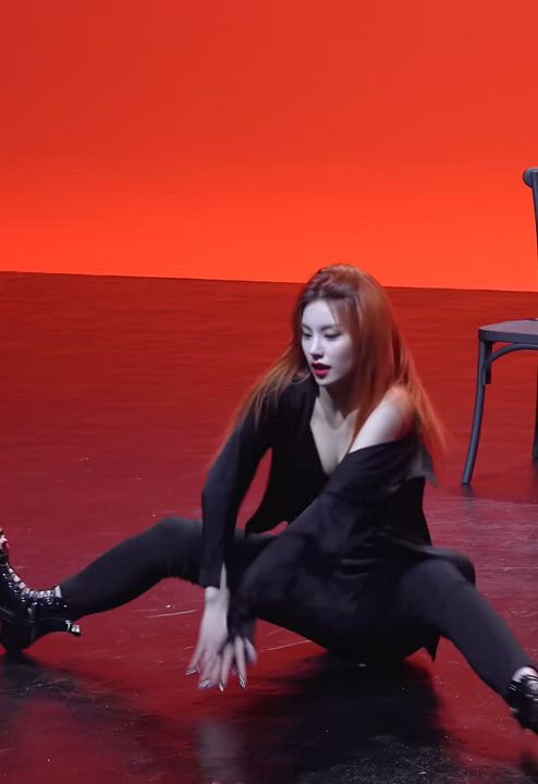 Itzy Yeji - River | Scrolller