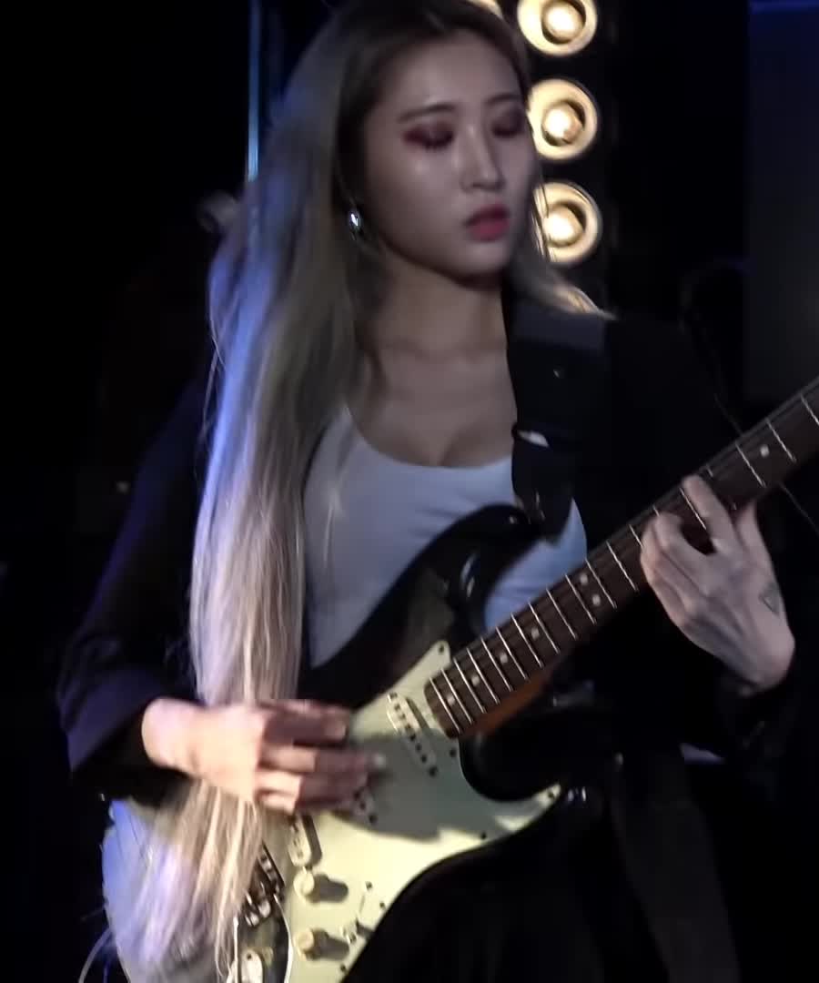 Rolling Quartz - Hyunjung | Scrolller