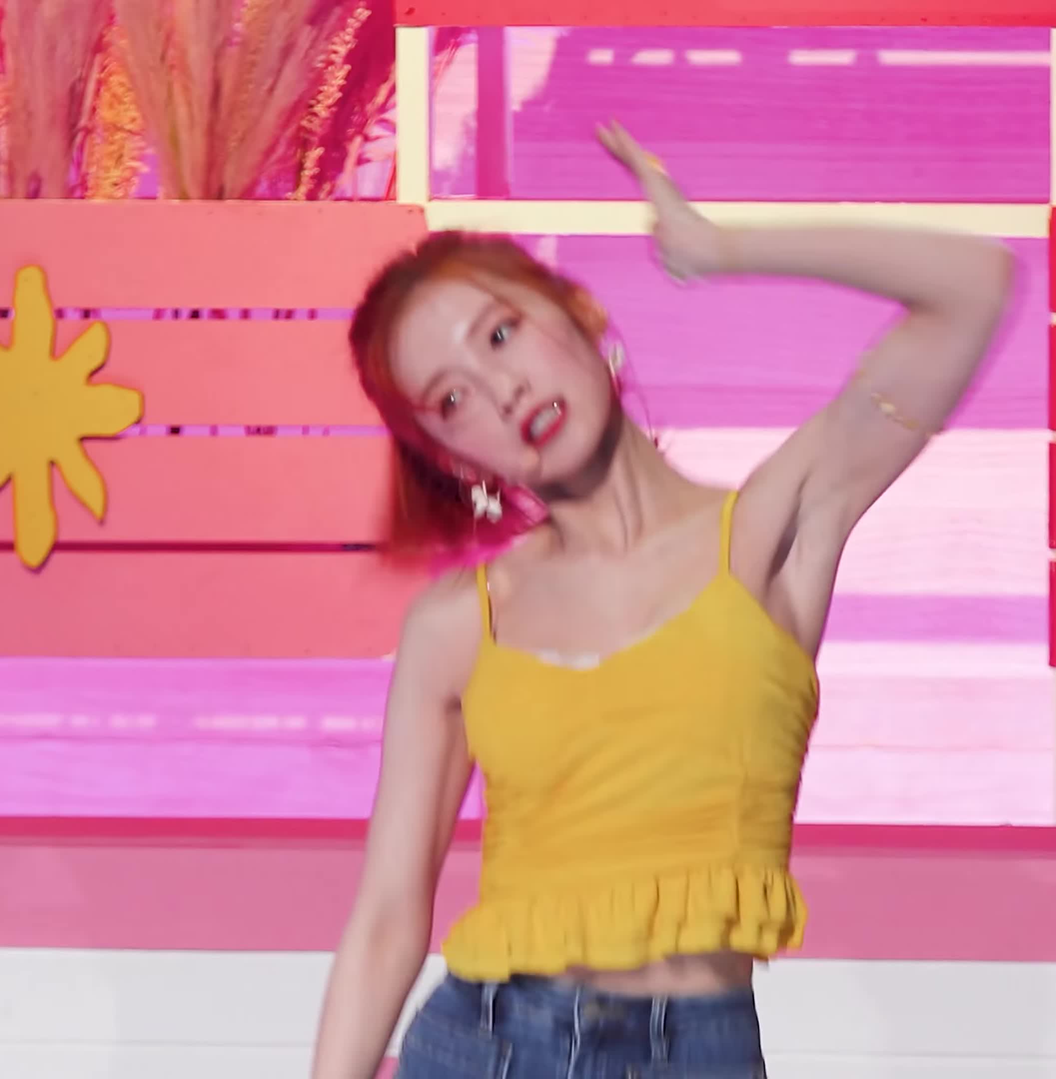 Oh My Girl - Arin | Scrolller