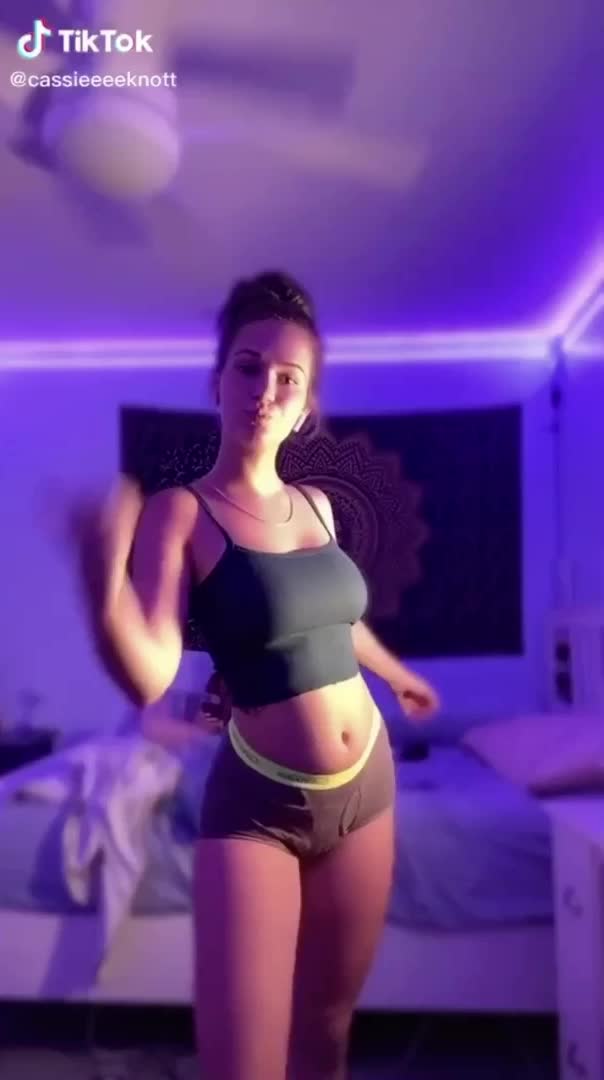 Cassie Twerking - FAP edit compilation | Scrolller