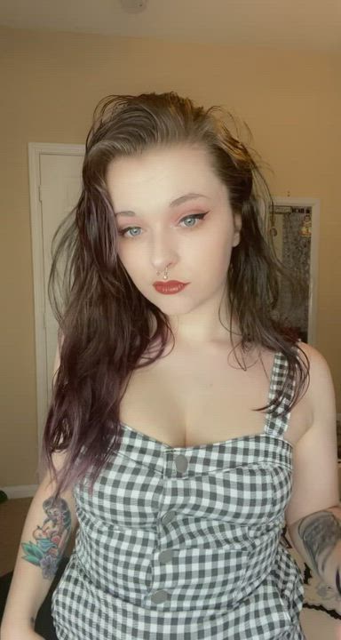 Do you like my MILF tits? | Scrolller