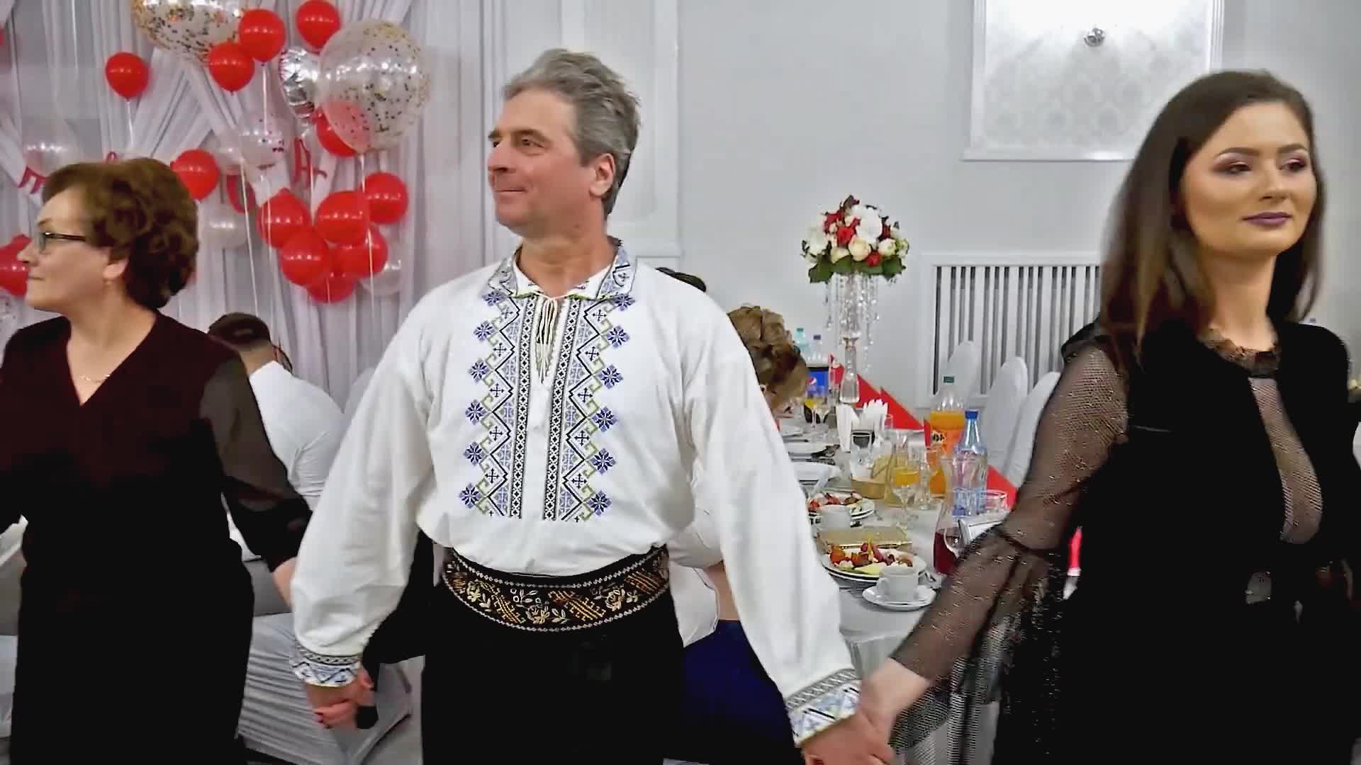 Crazy cleavage by the guest | Scrolller