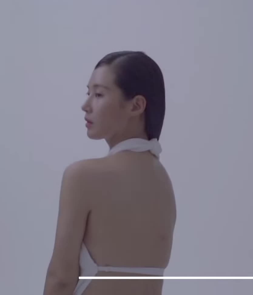 Kwon Yuri | Scrolller