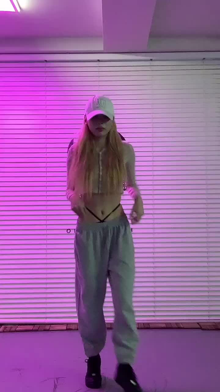 Discover more like Kpopfap: API - Dany and Related Content | Scrolller