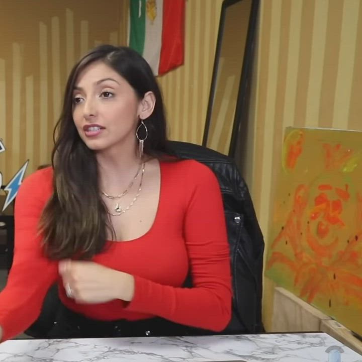 Busty Tiff 05 | Scrolller