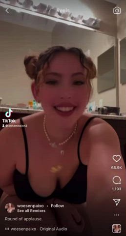 Huge booty clapping | Scrolller