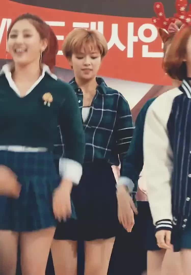 Jihyo, Jeongyeon & Sana - loa performance | Scrolller
