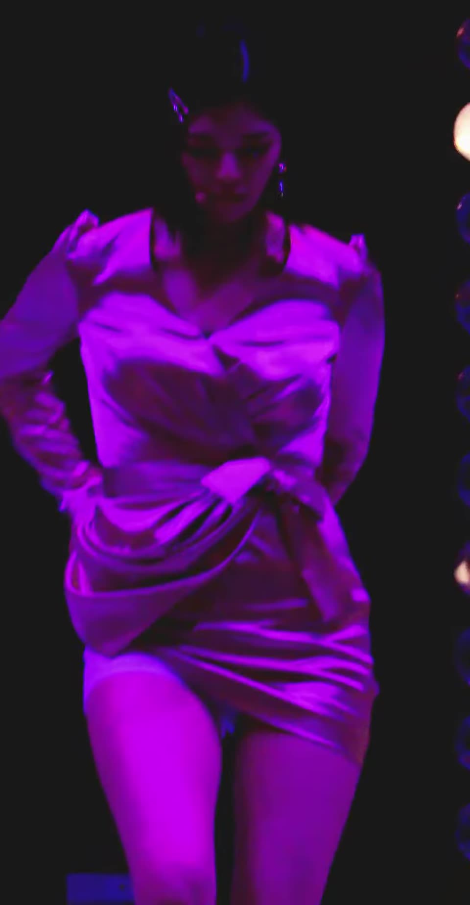 Jeongyeon - short shiny dress, 191004, feel special | Scrolller